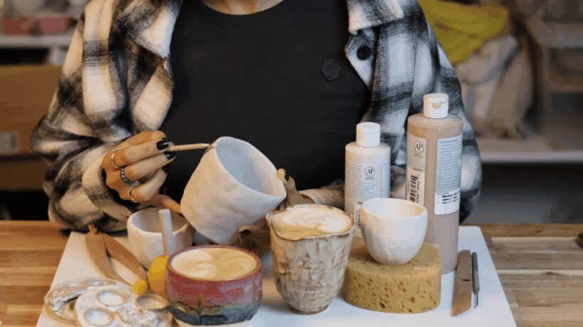 Barcelona: Pottery Workshop with Wine - Key Points
