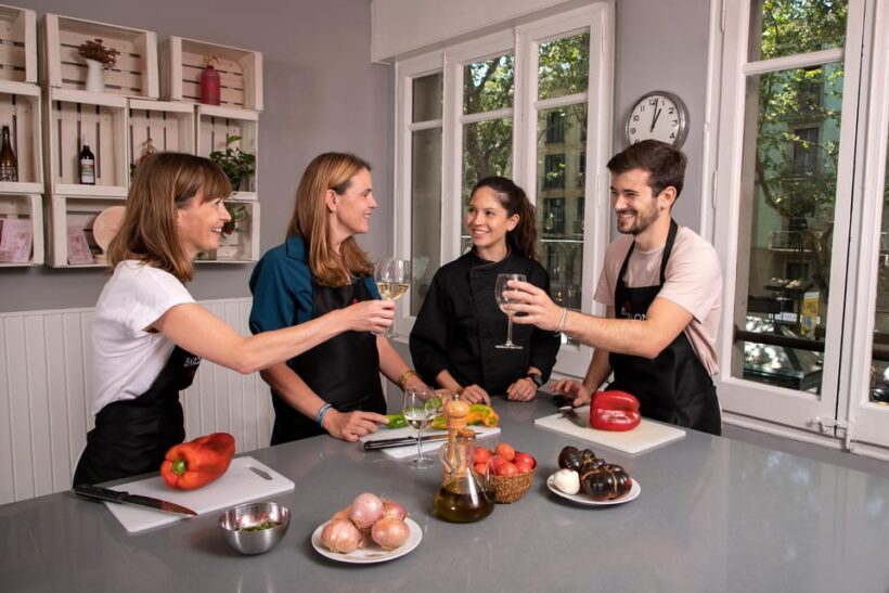 Barcelona: Premium Tapas & Paella Cooking Class - An In-Depth Look at the Experience