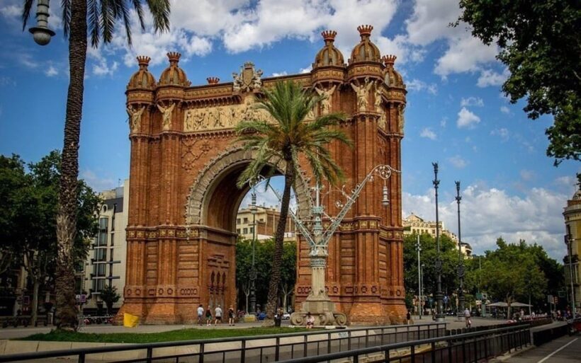 Barcelona: Private Half-Day Sightseeing Tour with a Local - The Practicality of a Private Tour
