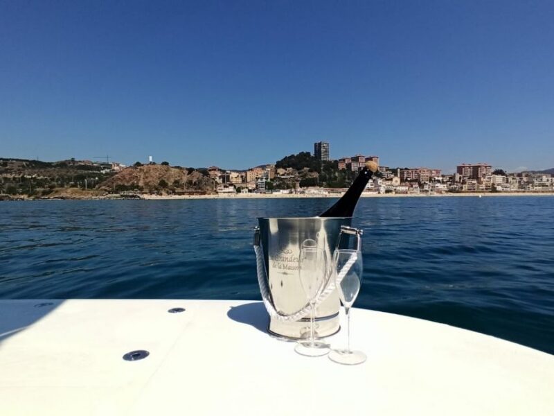 Barcelona: Private Motor Yacht Charter - Key Points