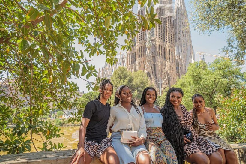 Barcelona: Private Photoshoot at Sagrada Familia - An In-Depth Look at the Experience