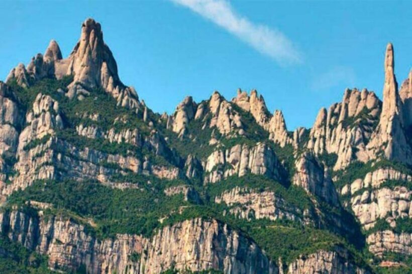 Barcelona: Private Tour Castles, Salt, Montserrat and Wines - A Tasting of Bages Wines: Savoring the Region’s Hidden Gems
