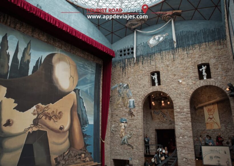 Barcelona: Private Tour Dalí, Boat & Cadaqués - Key Points