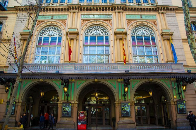 Barcelona Private Walking Tour Through the City of Gaudi - Visiting the Iconic Casa Batlló