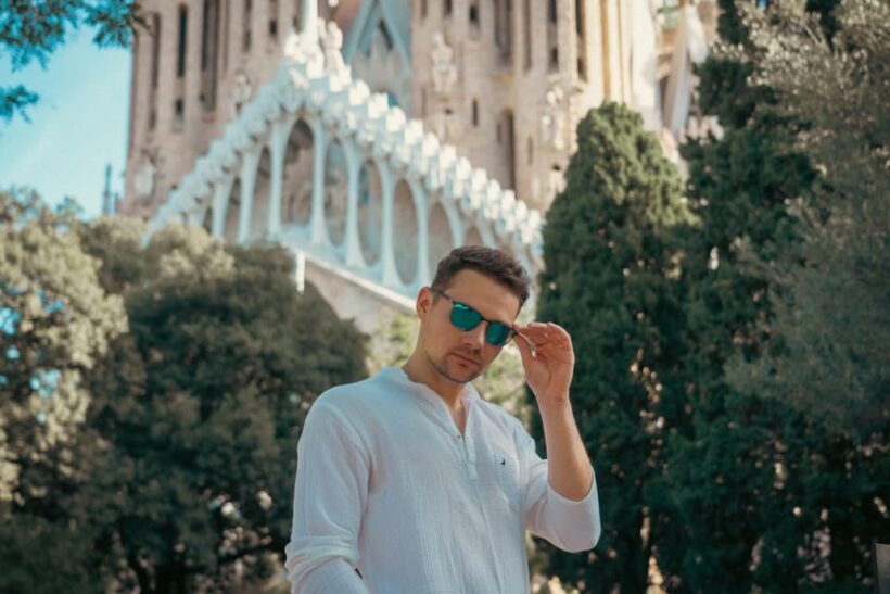 Barcelona: Professional Photoshoot Outside Sagrada Familia - An In-Depth Look at the Experience