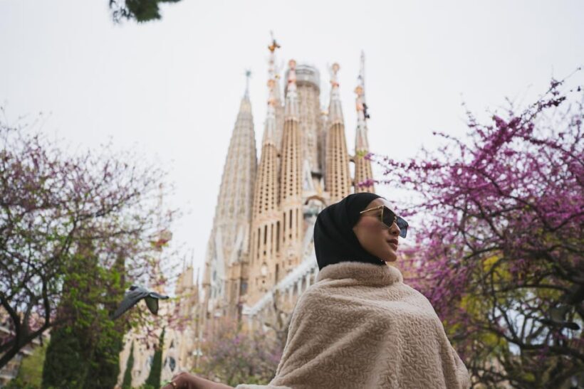 Barcelona: Professional Photoshoot Outside Sagrada Familia - FAQs