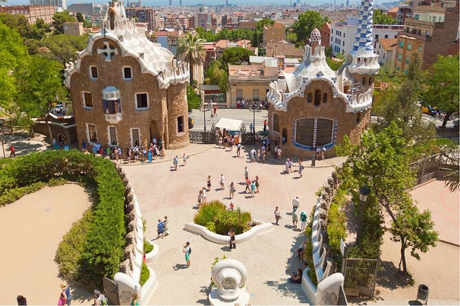 Barcelona: Reserved Group Entrance to Park Güell with Audio Guide - Who Should Consider This Tour?