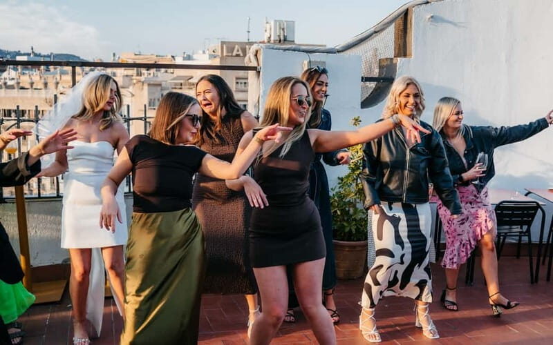Barcelona: Rooftop Salsa Class with Bottomless Sangria - Key Points