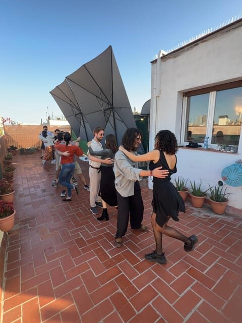 Barcelona: Rooftop Tango Lesson with Drinks and Videos - A Closer Look at the Experience