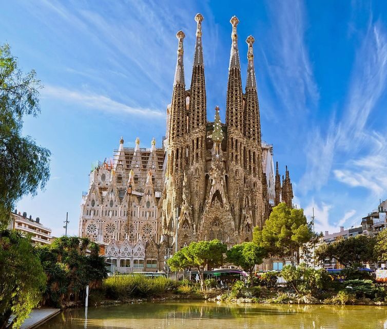 Barcelona: Sagrada Familia and Park Guell Small-Group Tour - Additional Notes
