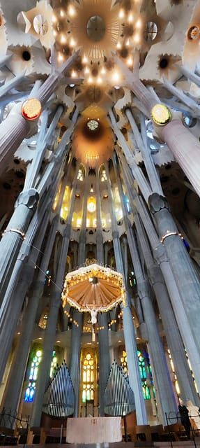 Barcelona: Sagrada Familia skip the line Guided Tour - What’s Included & What’s Not