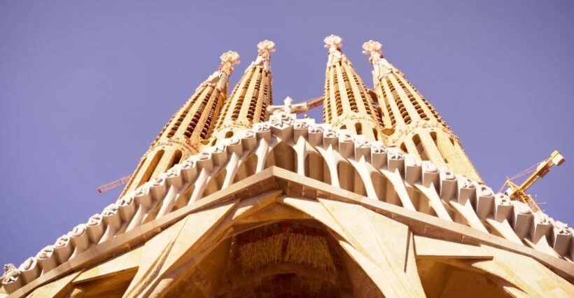 Barcelona: Sagrada Familia Skip-the-Line Guided Tour - Why the Guided Tour Works