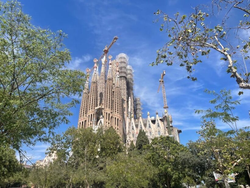 Barcelona: Sagrada Familia Skip-The-Line Guided Tour - The Itinerary: What’s Included and What to Watch For