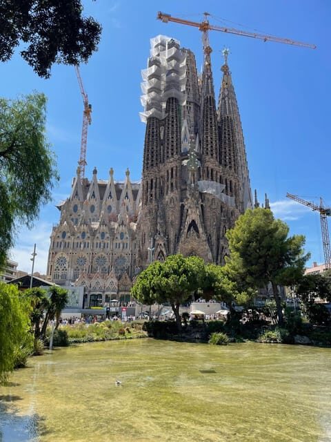 Barcelona: Sagrada Familia Skip-The-Line Guided Tour - Practical Tips for Your Visit