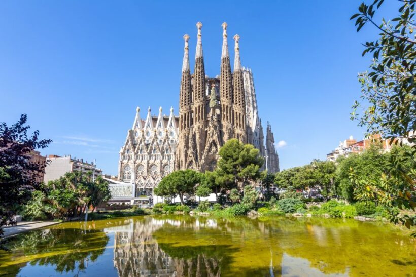 Barcelona: Sagrada Familia Skip The Line Insider Guided Tour - What the Reviews Say