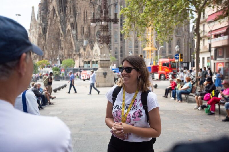 Barcelona: Sagrada Familia Small Group Guided Tour - Practical Tips & Considerations