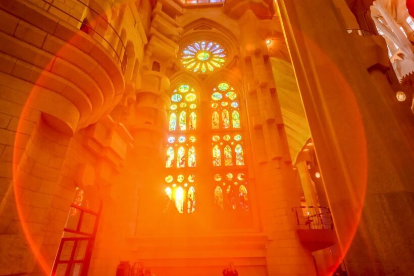 Barcelona: Sagrada Familia Tour with Optional Tower Access - Key Points