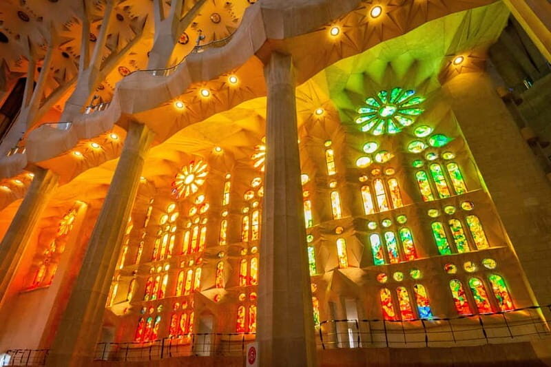 Barcelona: Sagrada Familia Tour with Skip-the-Line Access - Key Points