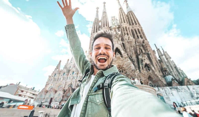 Barcelona: Sagrada Familia Tour with Skip-the-Line Access - What to Expect: From the Meeting Point to the Final Stop