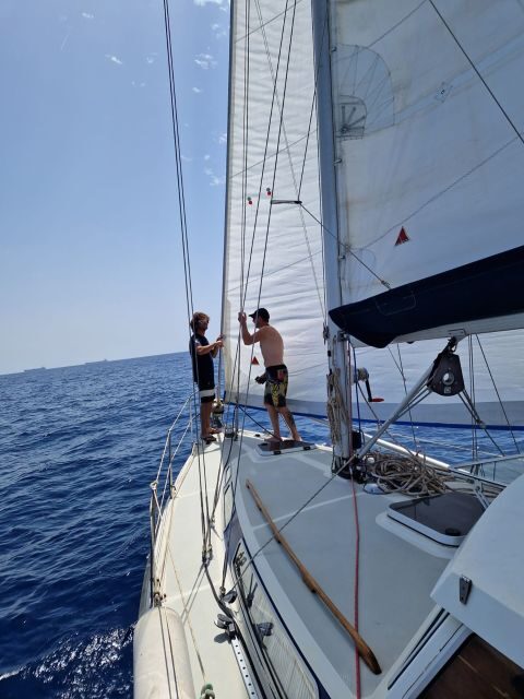 Barcelona: sailing experience, excursions lasting 2h - The Sum Up