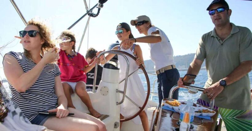 Barcelona: Sailing experience with food and drinks tasting - A Closer Look at the Sailing Experience