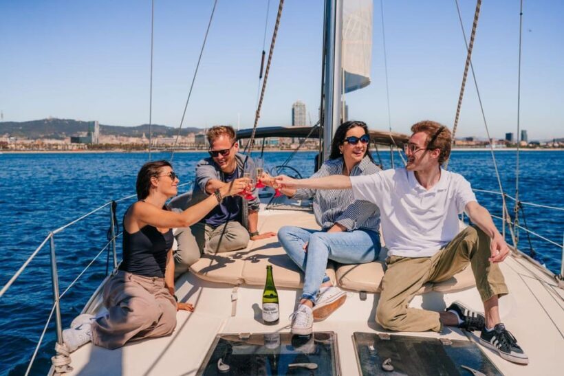 Barcelona: Sailing tour with drinks and aperitve - The Value of the Experience
