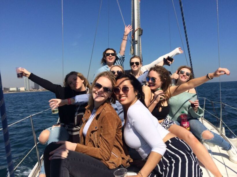 Barcelona: Sailing Tour with Vermouth and Drinks - Practical Tips for Booking and Enjoying