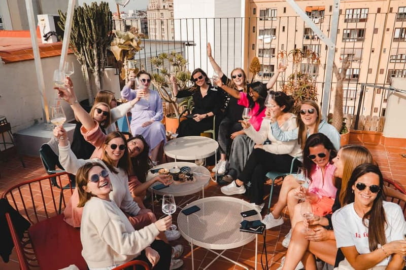 Barcelona: Salsa Dancing Class with Unlimited Sangria - Analyzing the Value