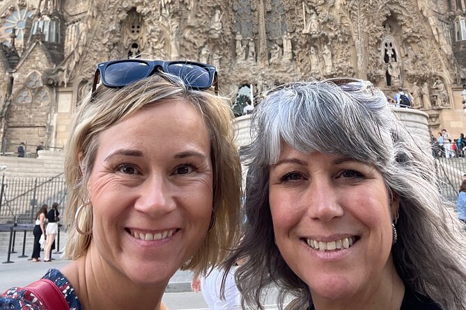 Barcelona Scavenger Hunt and Sights Self-Guided Tour - Meeting Point and Tour Duration