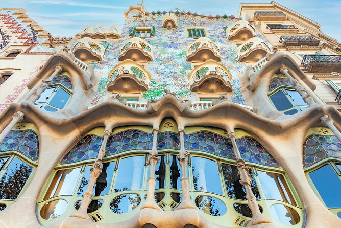 Barcelona Scavenger Hunt and Sights Self-Guided Tour - Exploring Barcelona Beyond the Tour