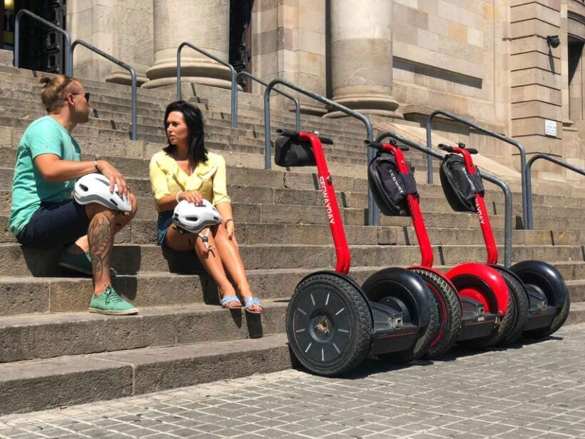 Barcelona: Sightseeing Park Ciutadella and Beach Segway Tour - An Introduction to the Tour Experience