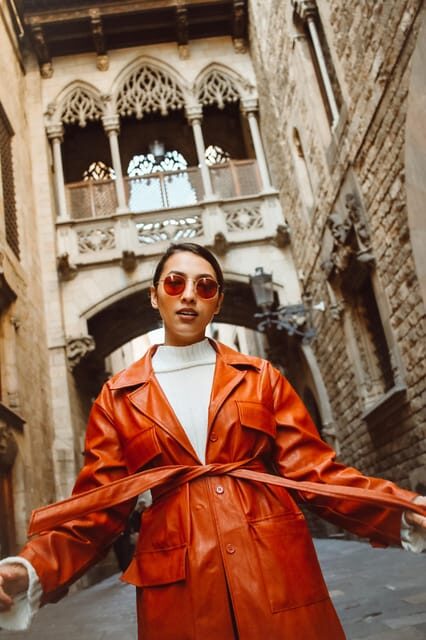 Barcelona: Sightseeing Professional Photoshoot Session - Who Should Book This Tour?