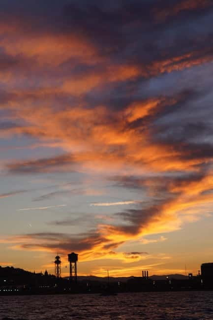 Barcelona: Spacious Luxury Sailing Cruise with Open bar - The Practicalities