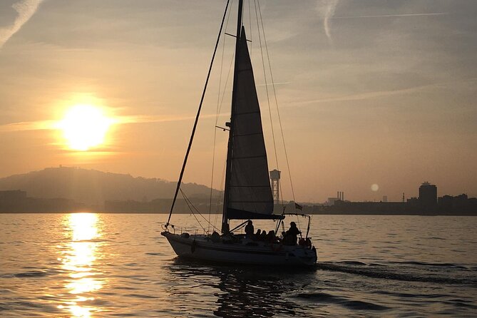 Barcelona Sunset Cruise With Open Bar of Cava - Mixed Traveler Experiences