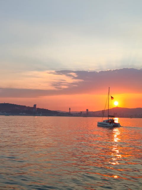 Barcelona: Sunset Cruise with Snacks and Drinks - Authentic Traveler Perspectives