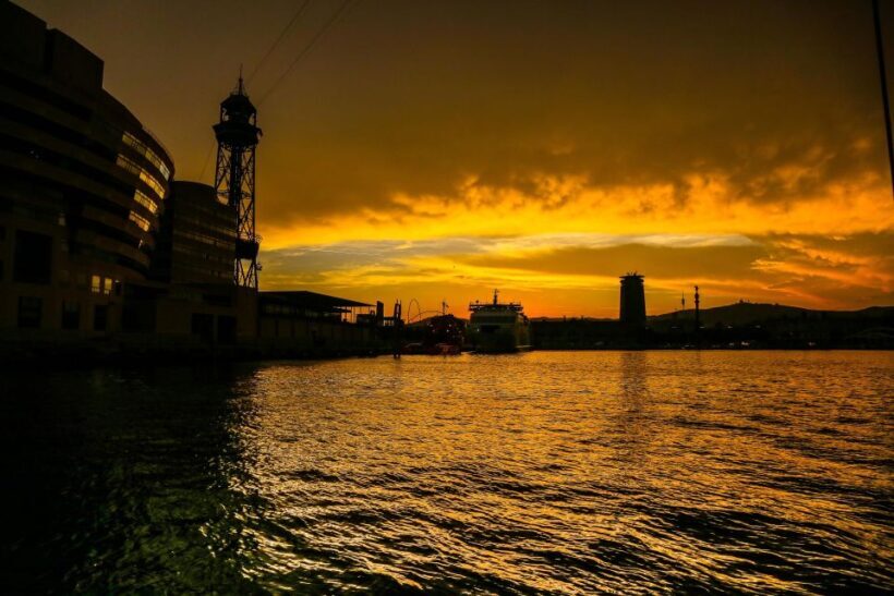Barcelona: Sunset Sailing Tour with Tapas and Open Bar - FAQs
