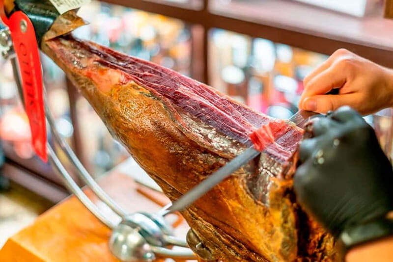 Barcelona: Tapas and Wine with Flamenco Show in the Old Town - Authentic Experiences and What You’ll Take Away