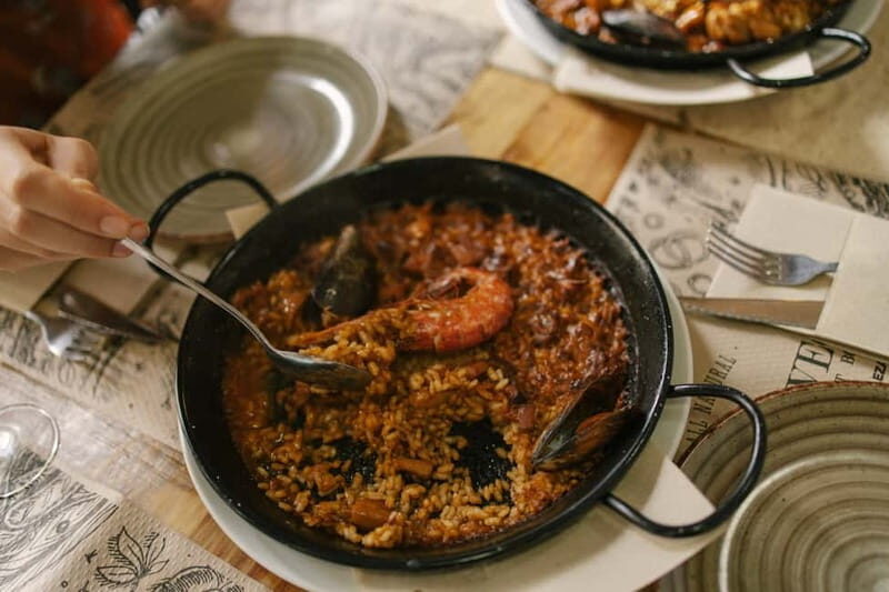 Barcelona: Tapas Food Crawl Walking Tour with Tastings - Key Points