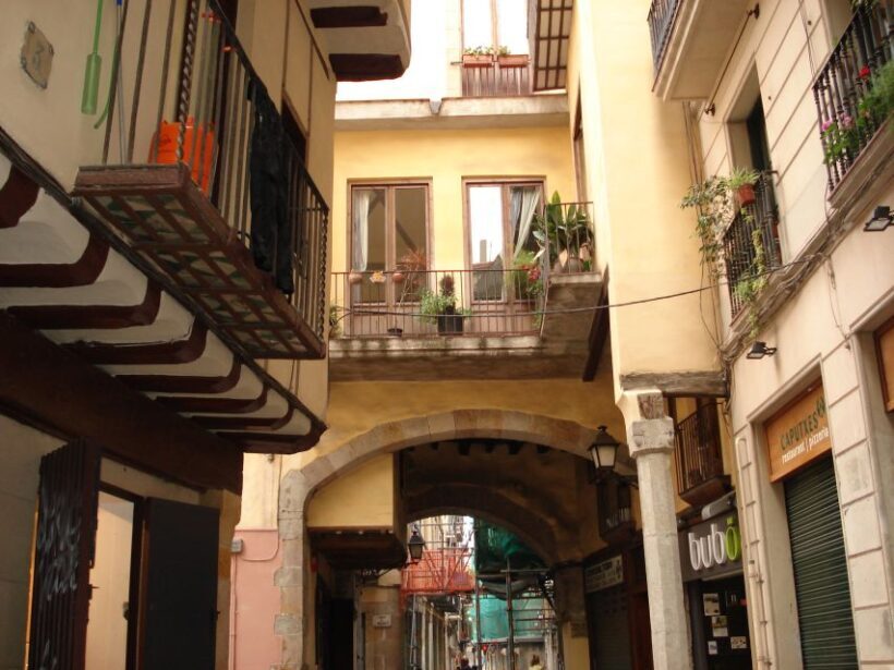 Barcelona: The Cathedral of the Sea Literary Walking Tour - A Detailed Look at the Tour