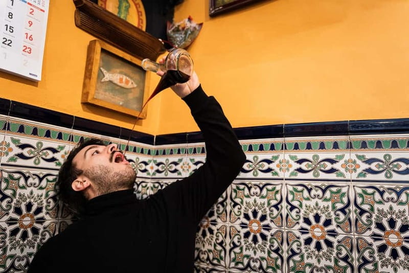 Barcelona: The Ultimate Local Tapas & Drinks Food Tour - Key Points