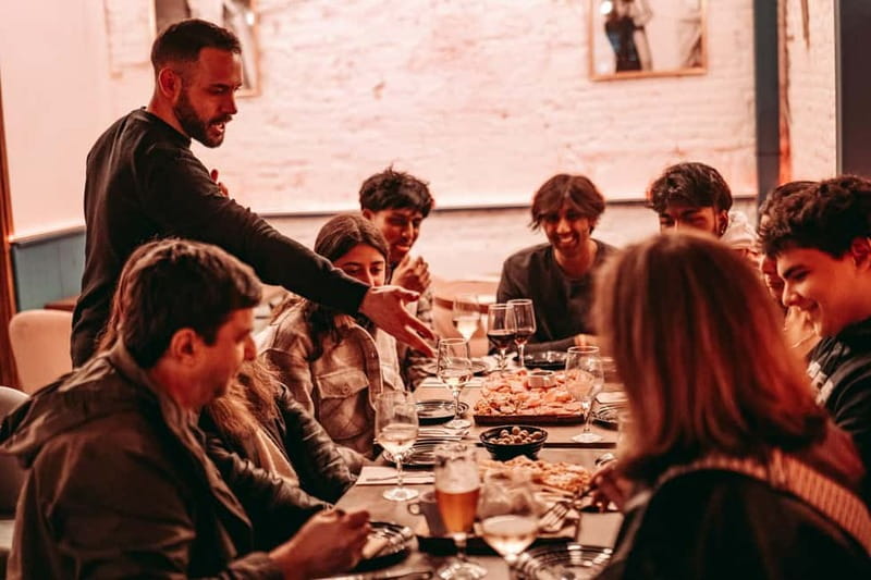 Barcelona: Tipsy Tapas & History Tour in the Gothic Quarter - Key Points