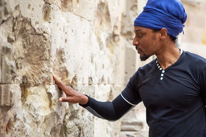 Barcelona Tour And Photoshoot in Gothic Quarter - Meeting and End Points