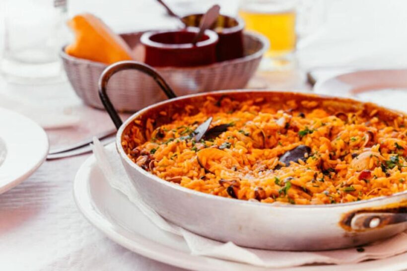 Barcelona: Tour Besalú and paella in Tossa de Mar - FAQ