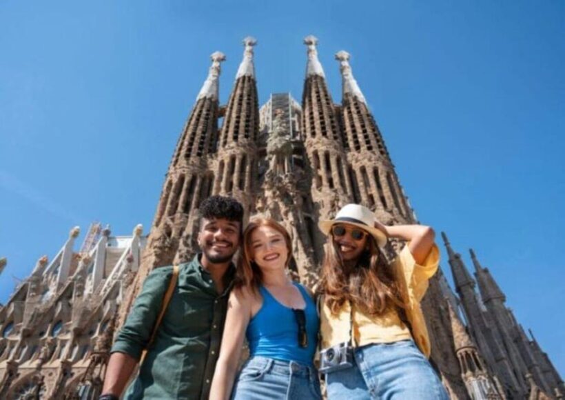 Barcelona Tour: Walking 2 hours - Practical Considerations