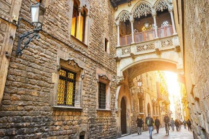 Barcelona Walk: Local Culture, Traditions, History & Architecture - Photo Opportunities Throughout the Tour