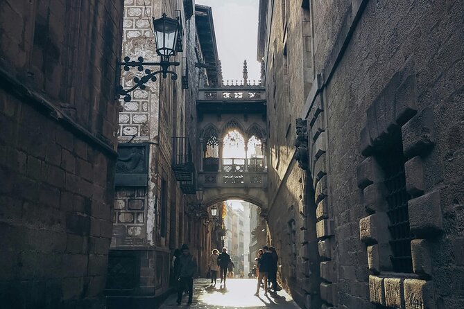 Barcelona Walking Tour of Gothic and Born District - Exploring the Gothic District