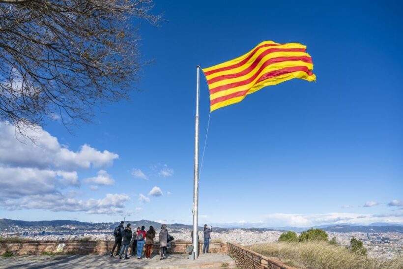 Barcelona: Walking tour with Montjuic Castle & Cable Car - Authentic Insights from Reviews