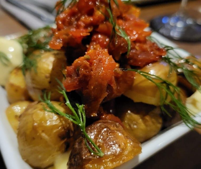 Barcelona: Wine Tasting and Tapas 5-Course Pairing Dinner - The Perfect Audience for This Experience
