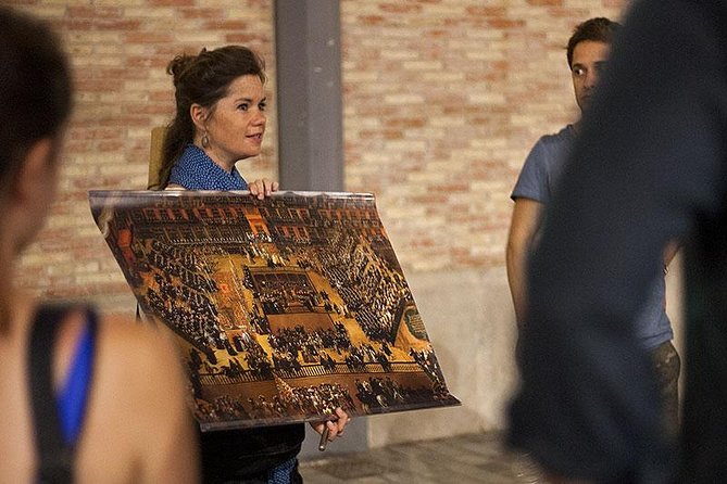 Barcelonas Dark History Night Tour - Key Points