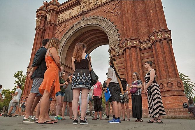 Barcelonas Dark History Night Tour - Engaging Storytelling and Local Legends